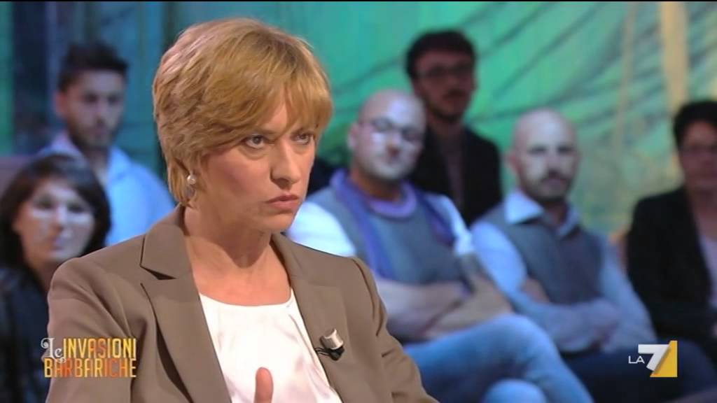 F35, L'intervista al Ministro della Difesa Roberta Pinotti - YouTube