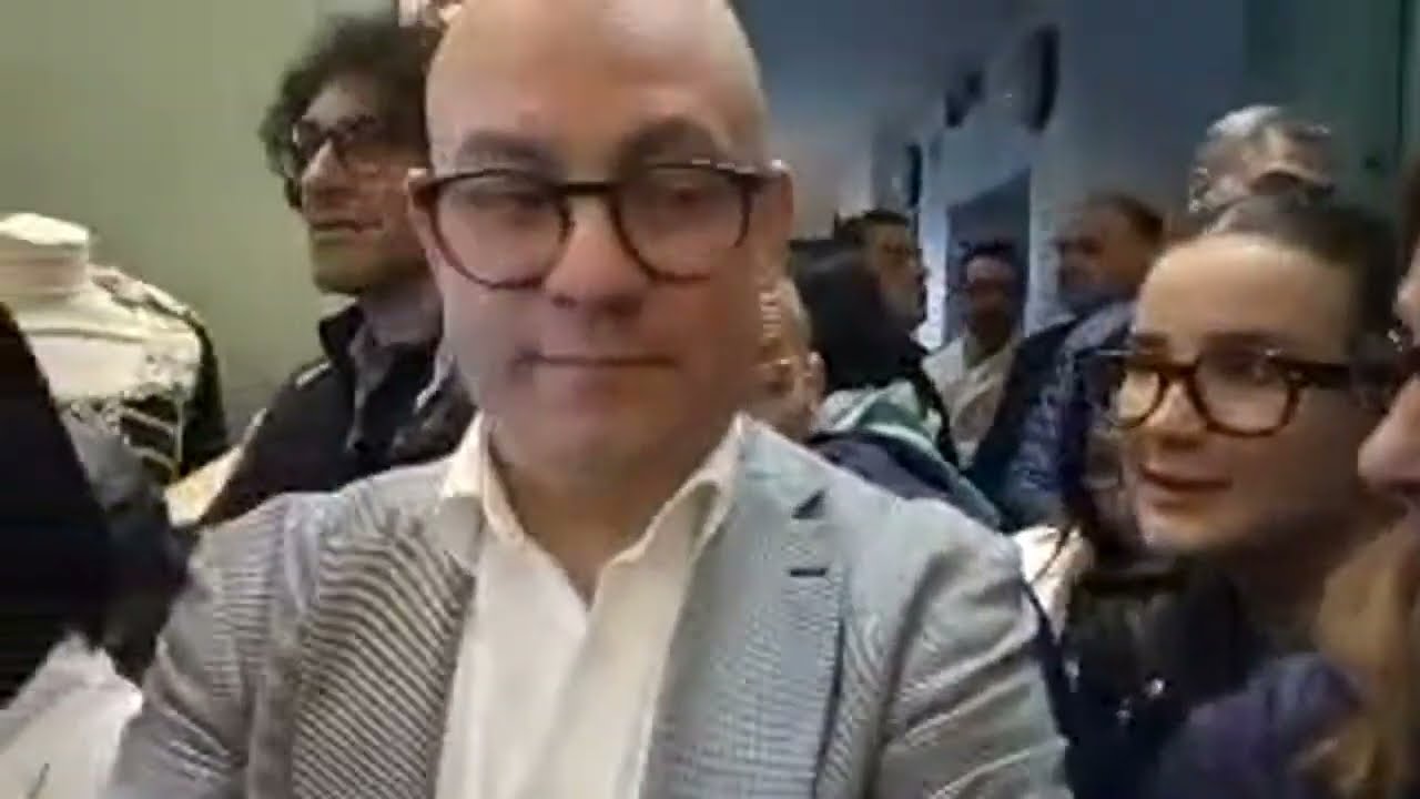 Carmelo Barba sta trasmettendo dal vivo. - YouTube