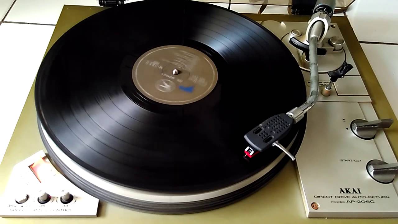 Turn table AKAI AP 206C - YouTube