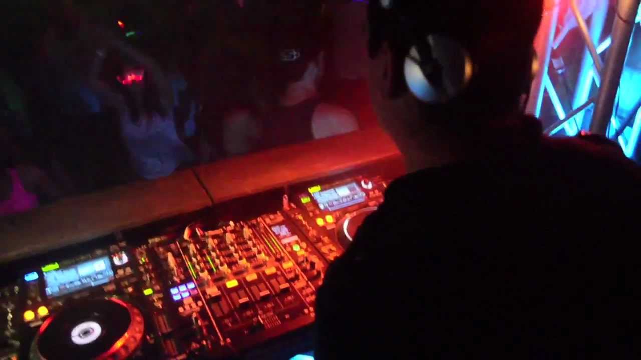 The RabbitHole with Jack the Rave Rabbit - www.Radio4by4.com - YouTube