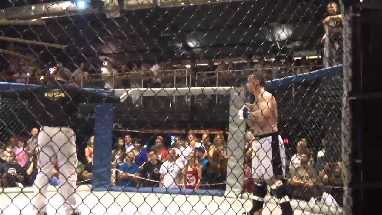 Keiton Jones vs. Chris Smith - YouTube