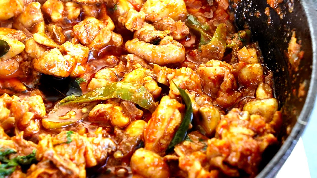 Chicken Mushroom Thokku Recipe - Chicken mushroom thokku for Chapathi ...