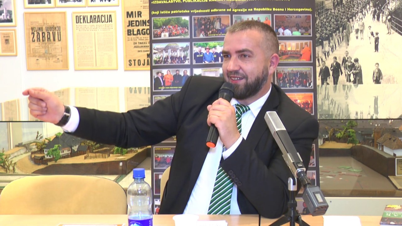 NIJE IM USPIJELO DA PODIJELE BOŠNJAKE U SANDŽAKU - DR. ADMIR MURATOVIĆ ...
