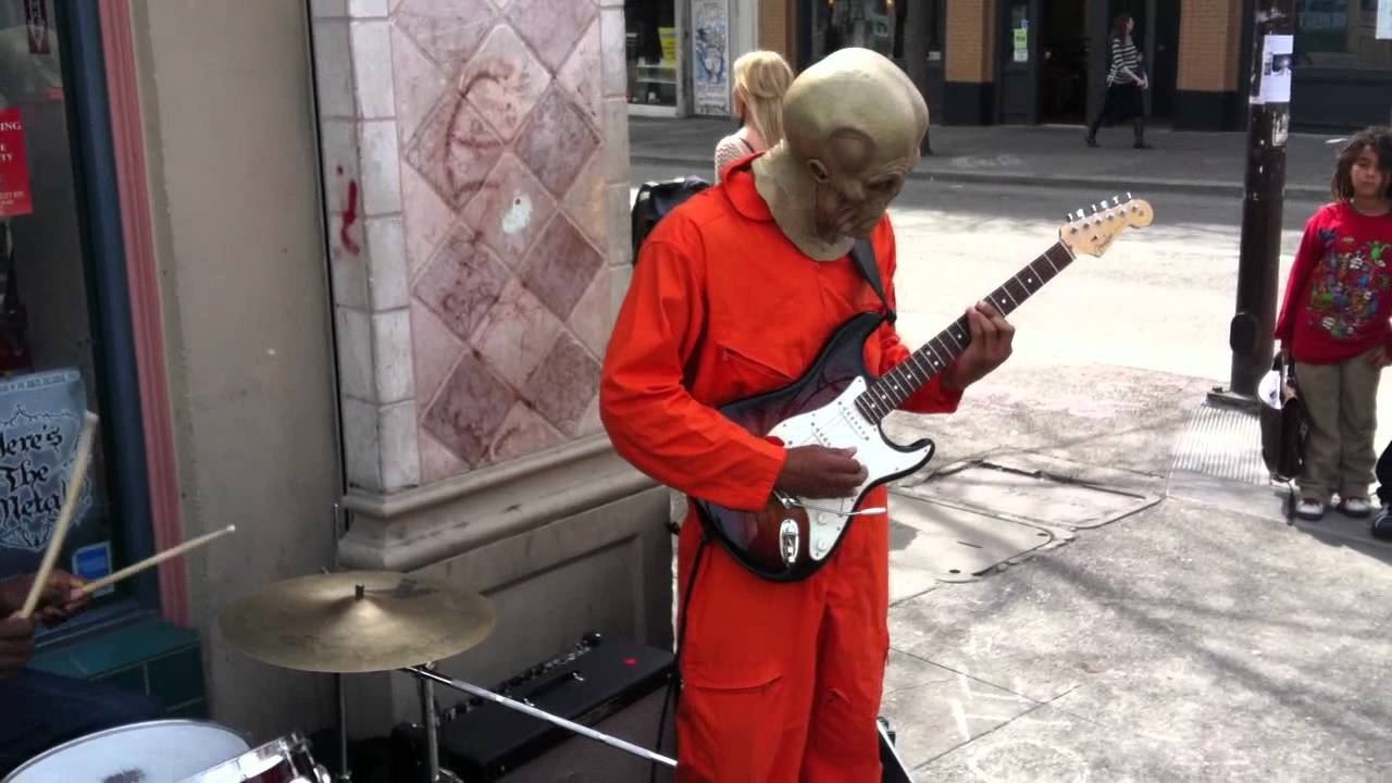 Alien plays Jazz Guitar outside of Rasputin Berkeley with Band! - YouTube
