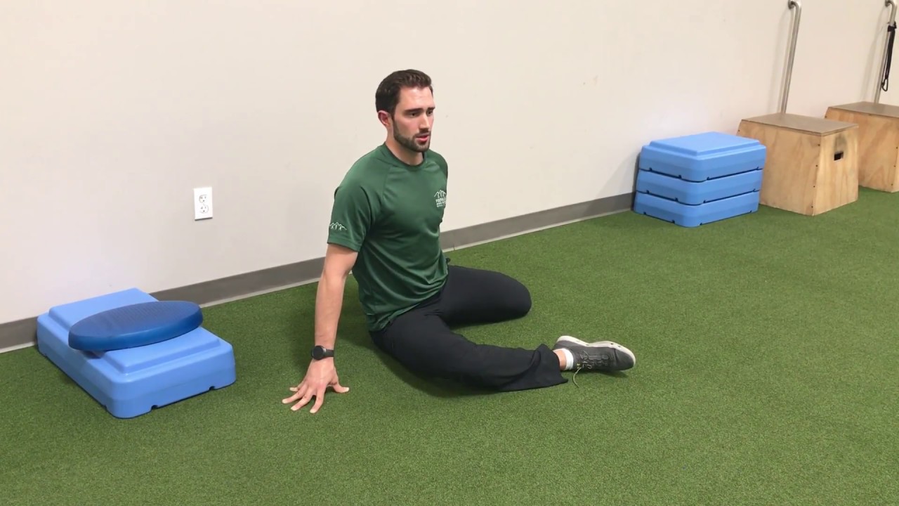 Stretches for Soccer Athletes - YouTube