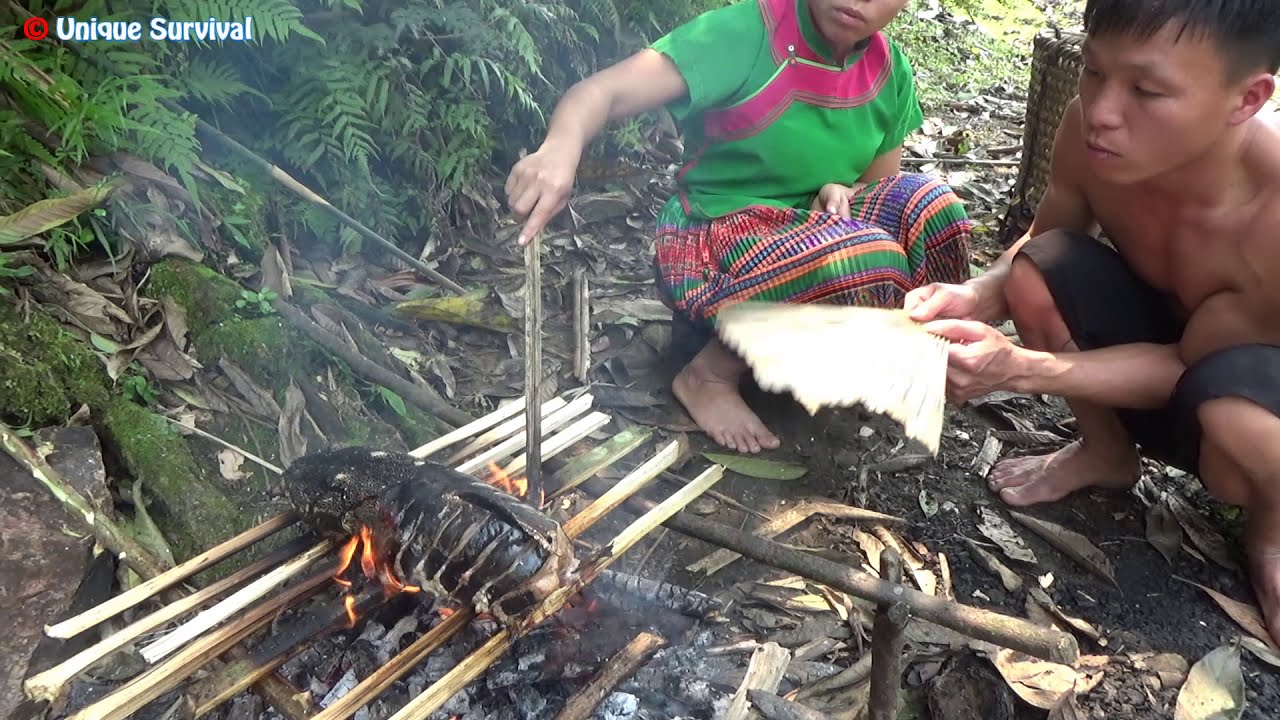 Primitive Life - Traditional fishing Survival by a bow and a arrow ...