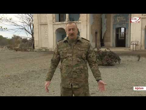 Prezident İlham Əliyev Məkkədən gətirdiyi “Qurani-Kərim”i Ağdam məscidinə bağışlayıb