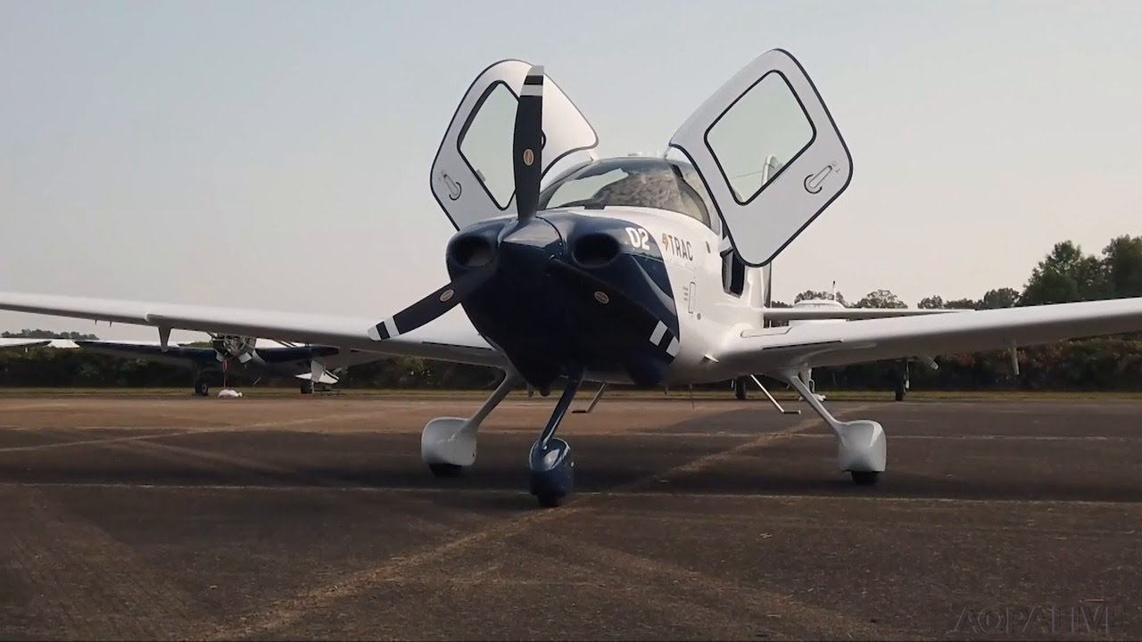 Cirrus TRAC Trainer - YouTube