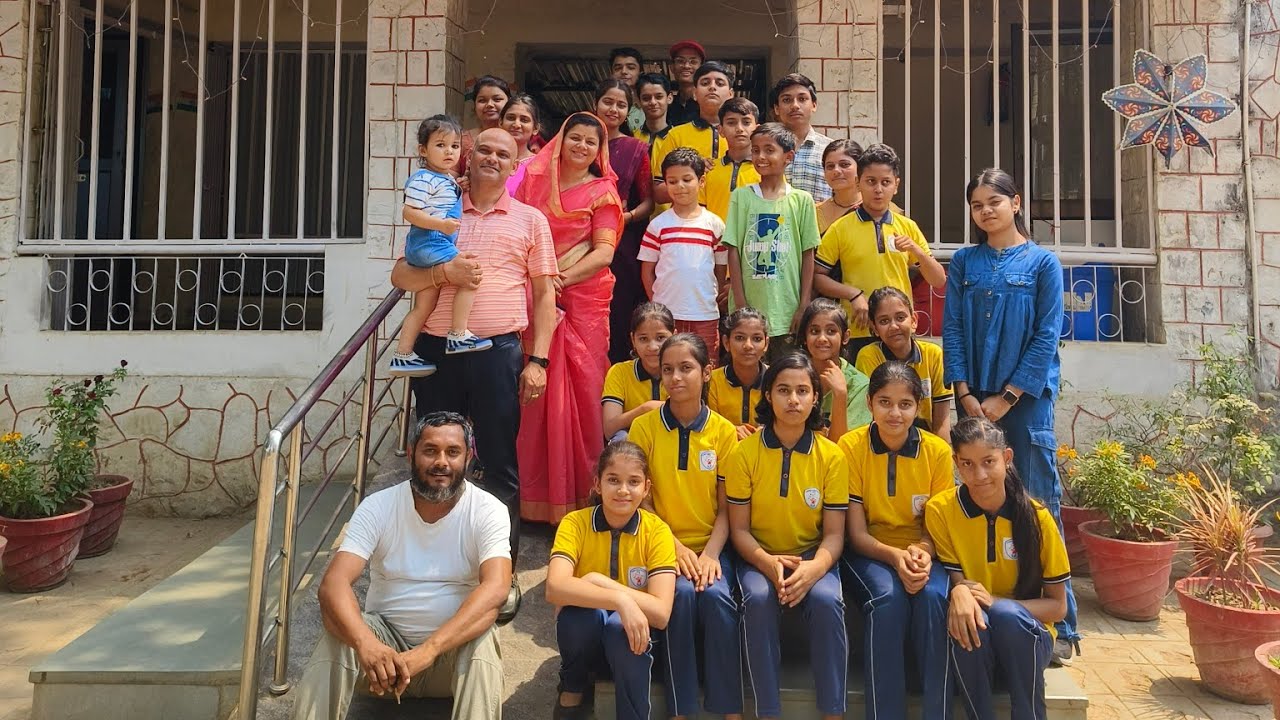 ऐसा किसी स्कूल में नही हुआ होगा Party ucn mas public school students # ...
