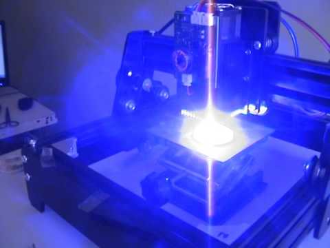 Sert Plastiğe lazer ile A harfi yazma