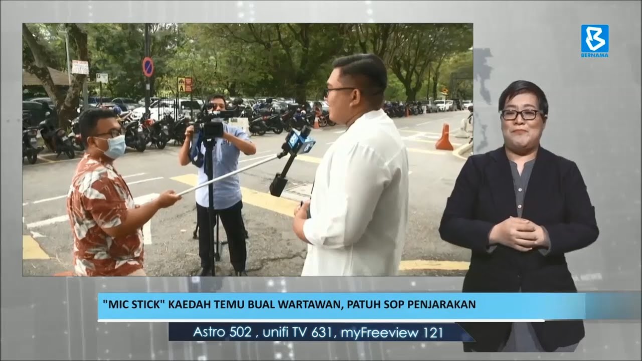 COVID-19: "Mic stick" kaedah temubual wartawan, patuh SOP penjarakan ...