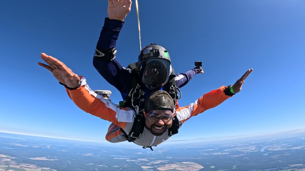 Skydiving in Berlin | Tandem Skydiving | Go-jump - YouTube