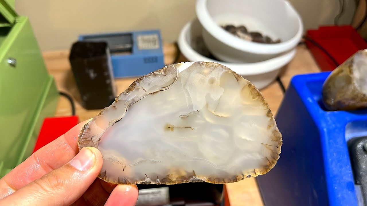 Slabbing a BIG Yellowstone River Gemstone - YouTube