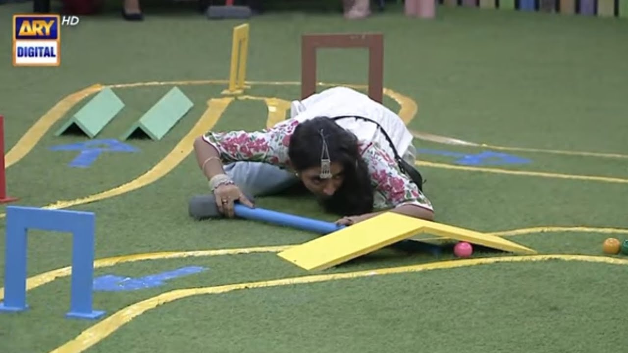 Game in tamasha | uncut | saif ali khan rida kanwal dania yasin - YouTube