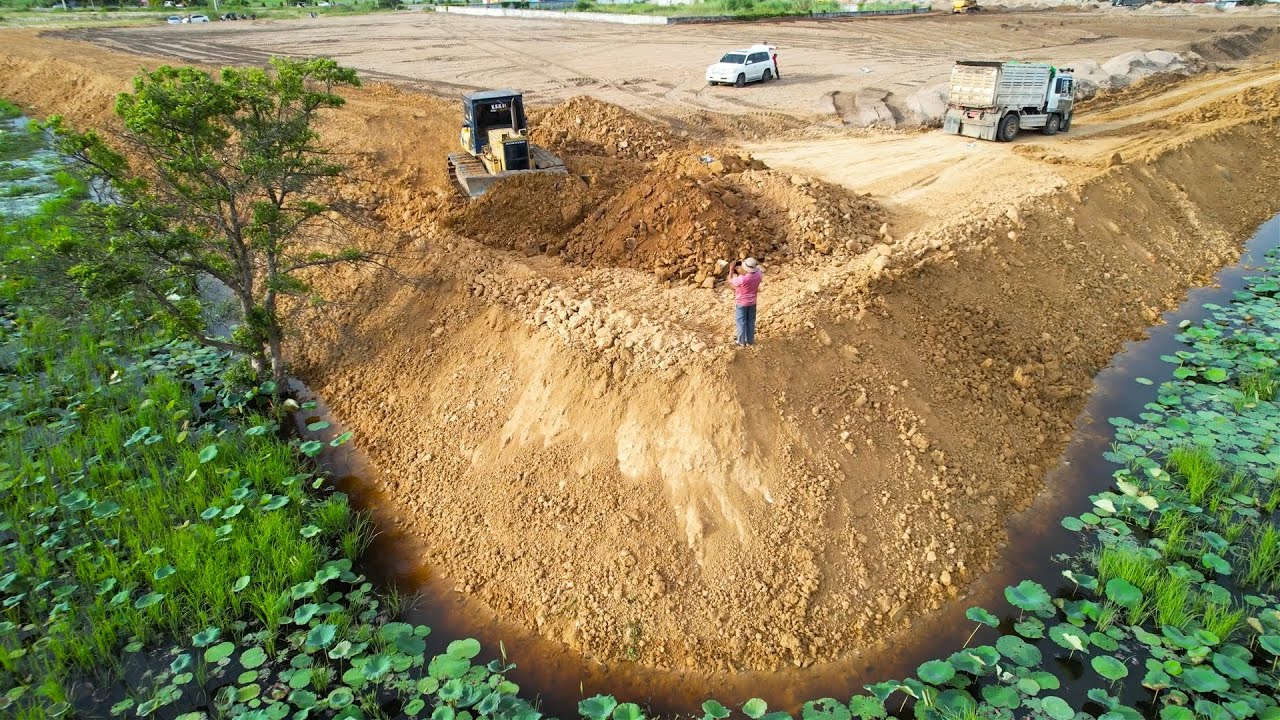New Impressive Skills Operator Heavy Equipment Bulldozer Dump Truck ...