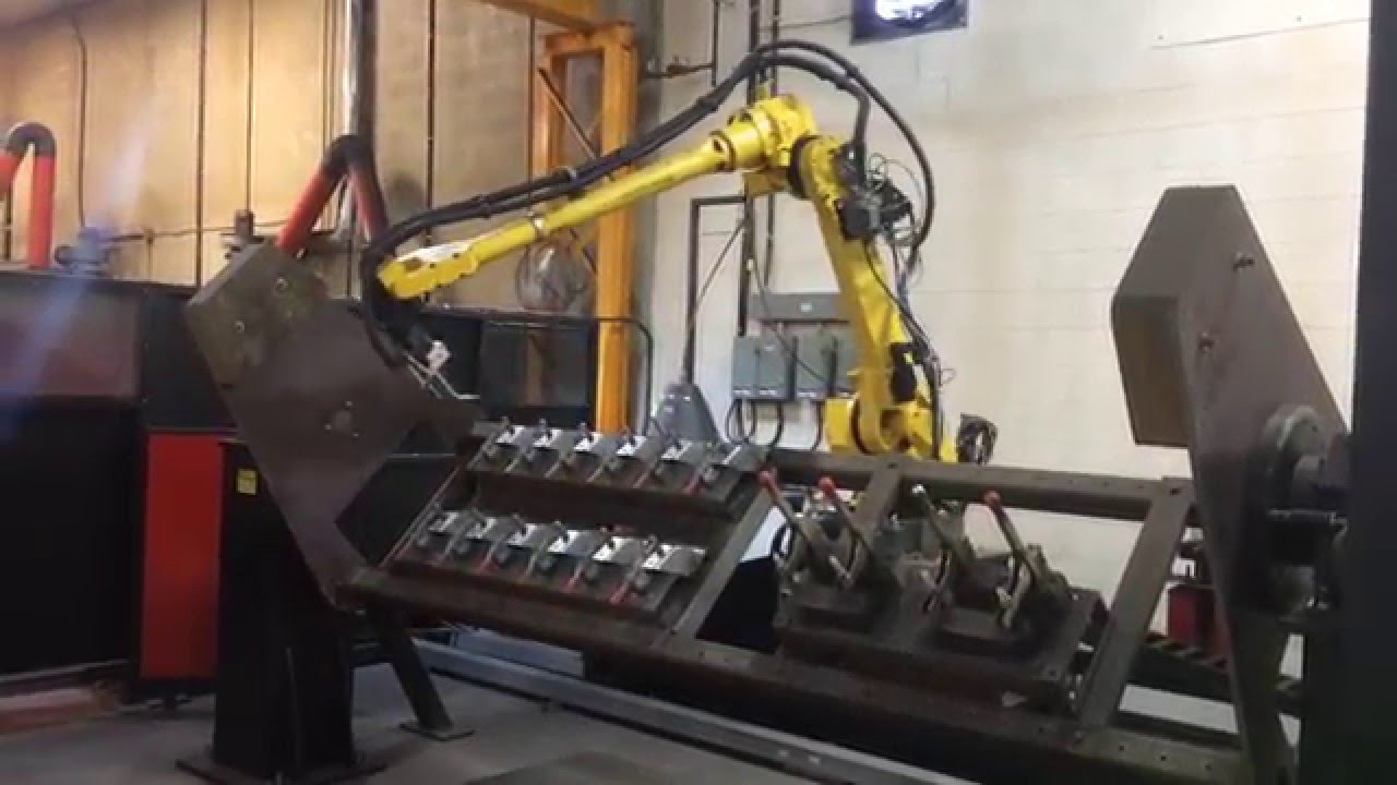 2013 Lincoln System 55 Robotic Weld Cell - YouTube
