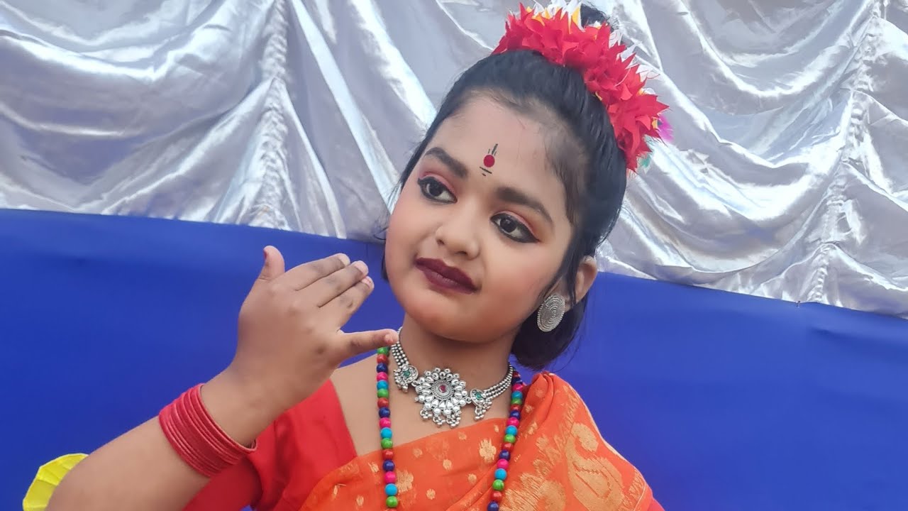 Monta Re|Bokul phul | Folk Dance by Yashmita Mejia Book Fair| - YouTube