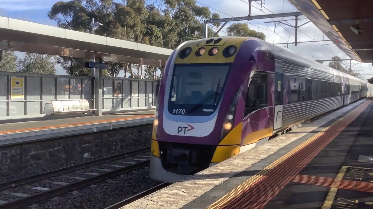 V/Line 3VL70, 3VL09 “Michelle Payne” Passing Diggers Rest Station - YouTube