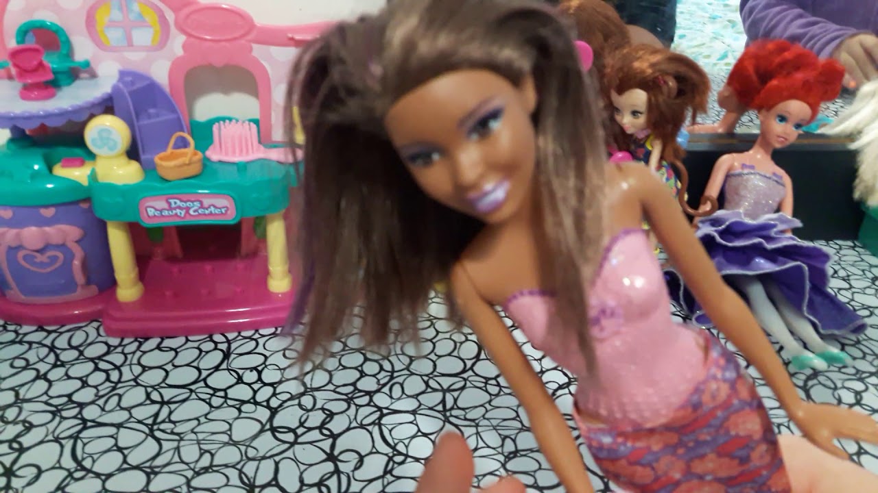 Playing with barbie dolls pt.1 - YouTube