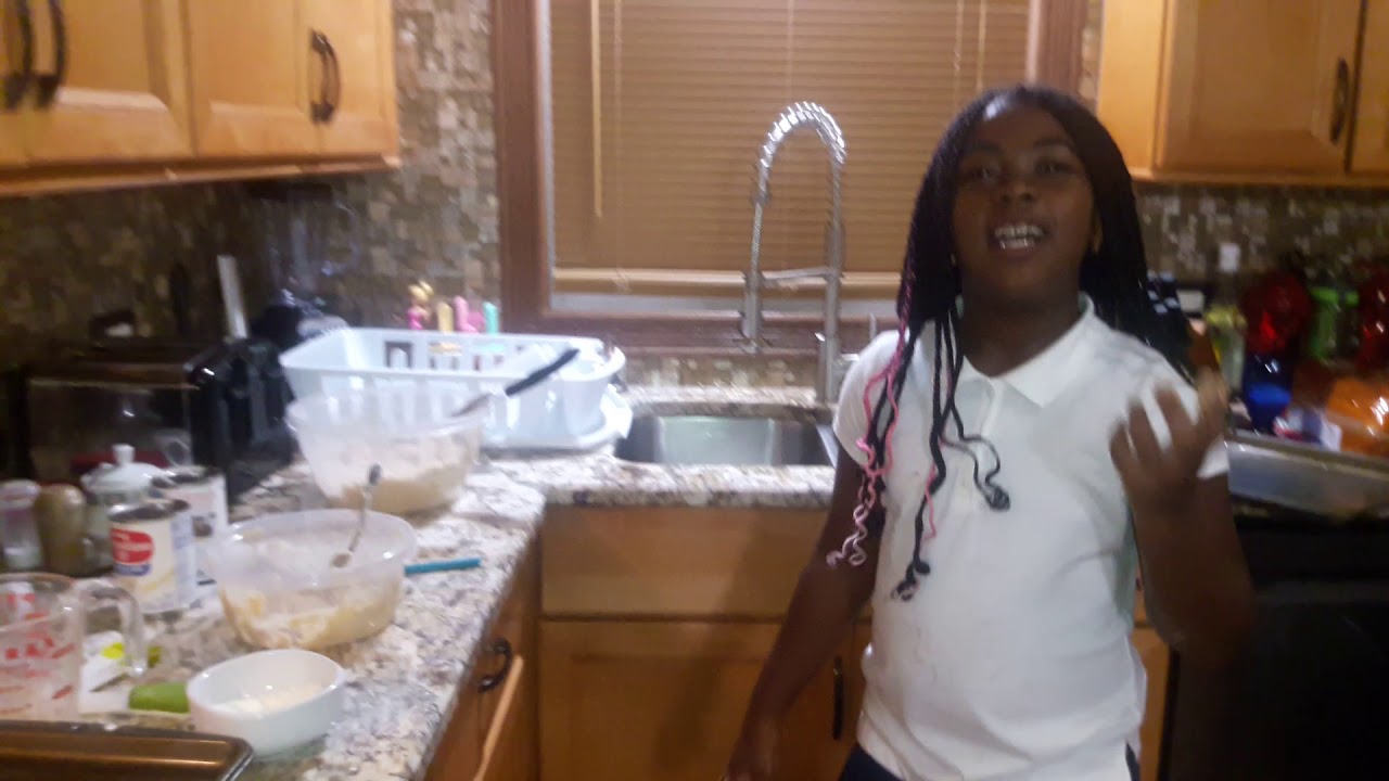 Making Belizean Powder Bun - YouTube