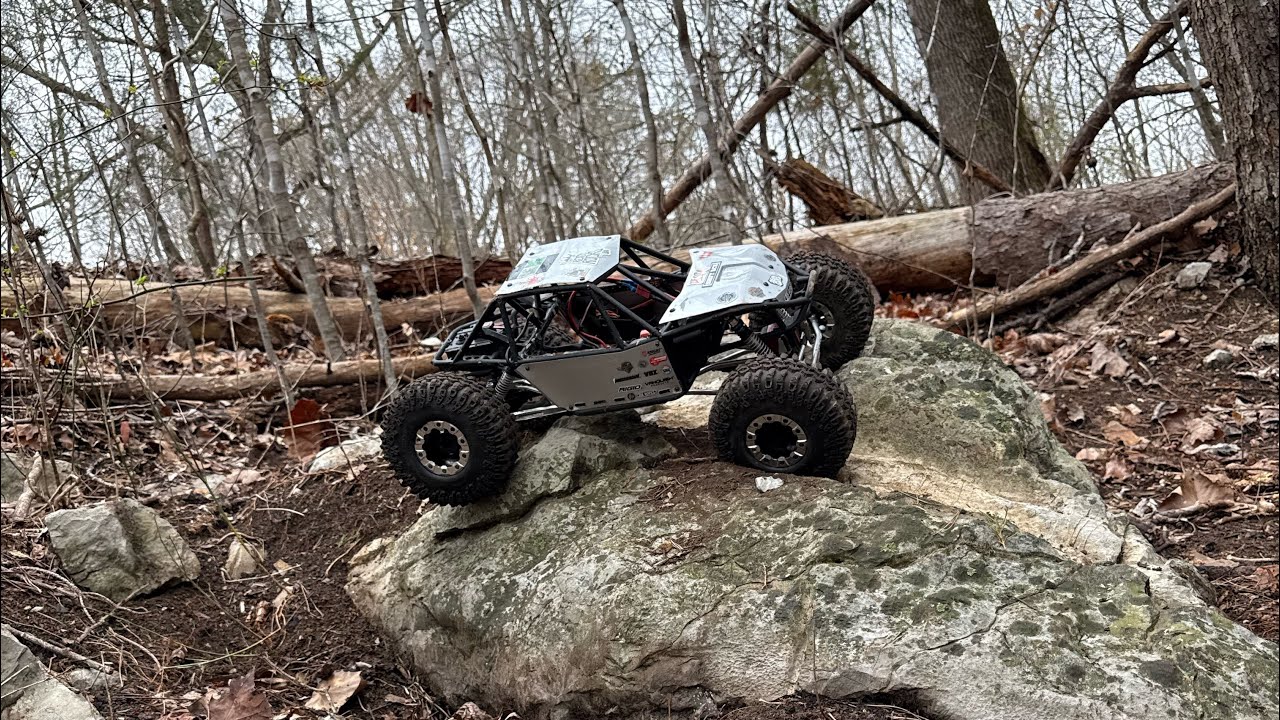 Axial Bomber RR10: rock racer turned rock crawler! - YouTube