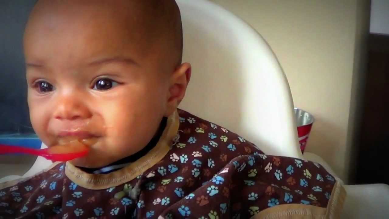 Baby's First Apples - 6 months old (cute!) - YouTube