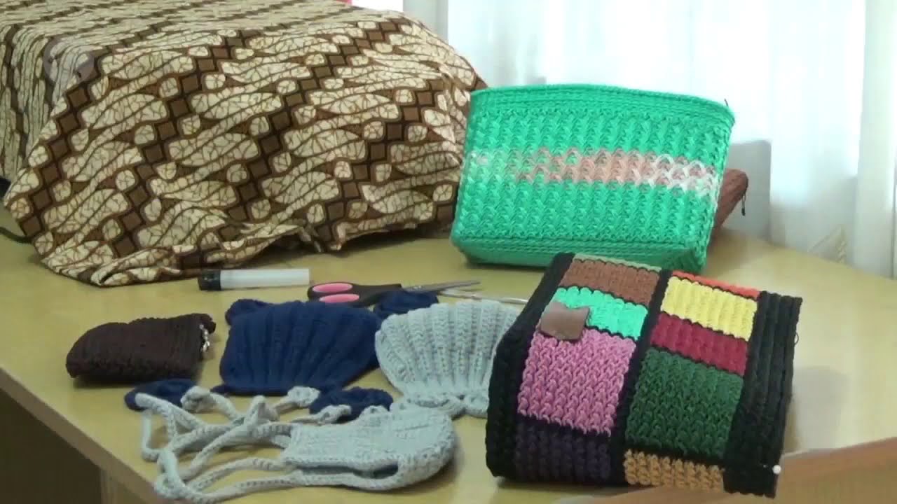 Produk rajutan UMKM karya difabel - YouTube