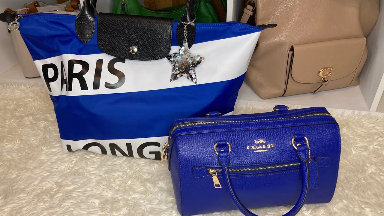 WHAT'S IN MY BAG LAZY SWITCH OUT COACH ROWAN SPORT BLUE.... - YouTube