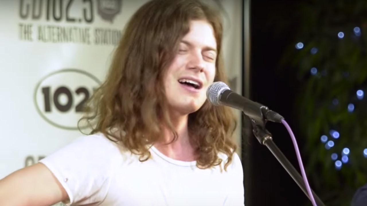 BØRNS - 10,000 Emerald Pools (Live from The Big Room) - YouTube