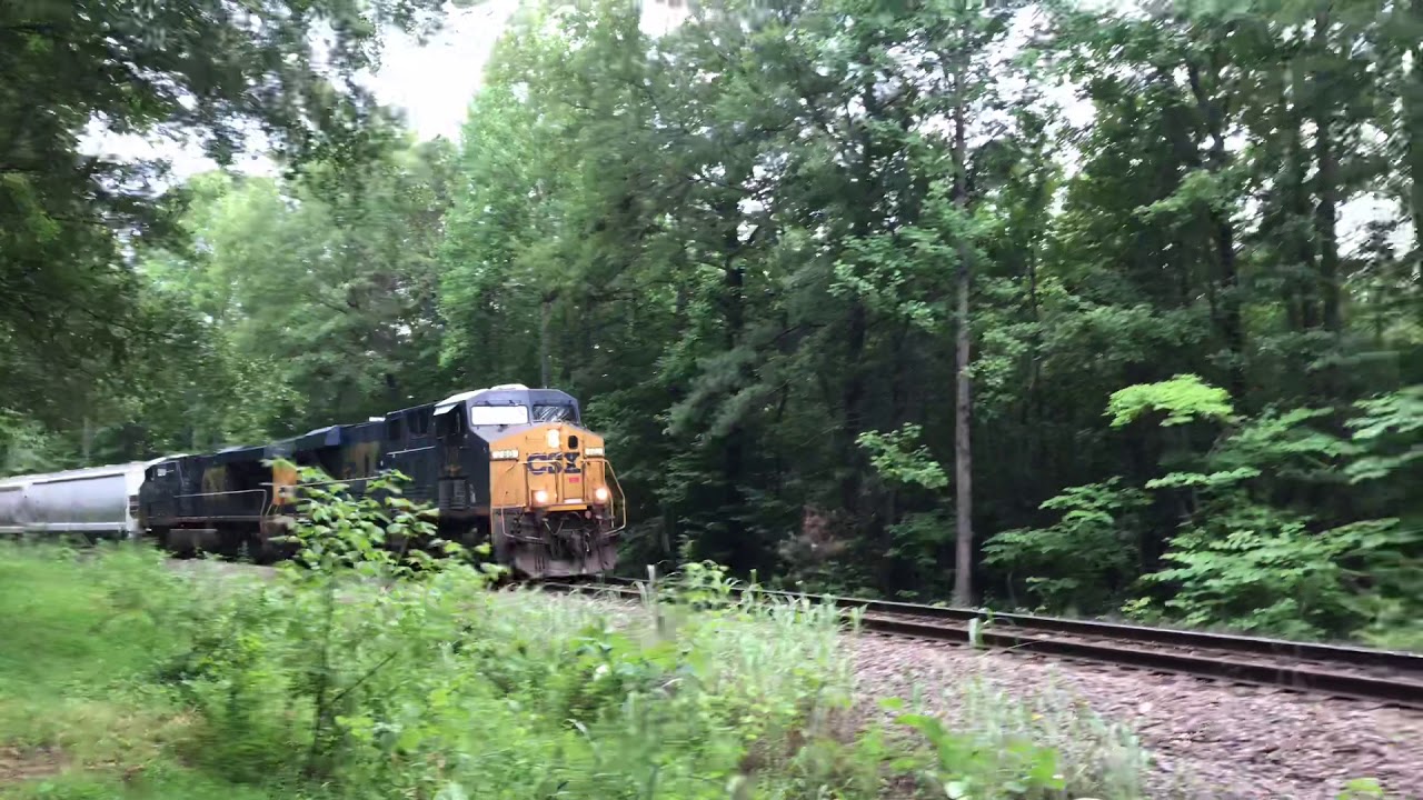 CSX 780 & 5246 running manifest train - YouTube