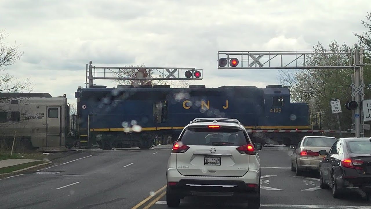 NJT Pascack Valley Line: CNJ Heritage Unit 4109 Leads Train 1613 to ...