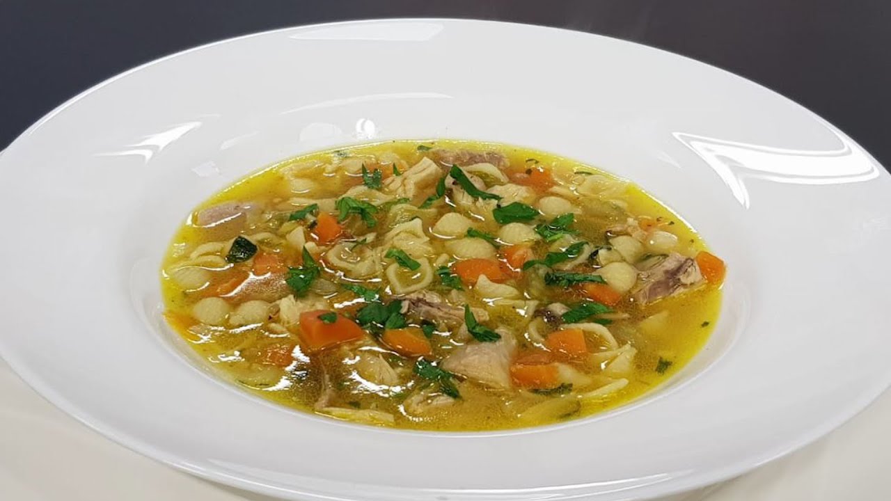 Supë me pulë, perime dhe makarona nga Zonja Vjollca - YouTube