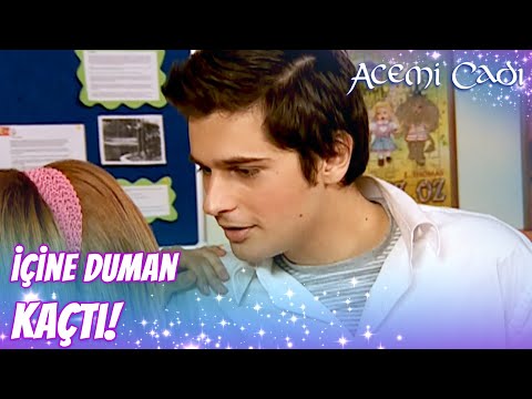 Cenk, Ceren'in Etrafında Pervane! | Acemi Cadı Özel Klip