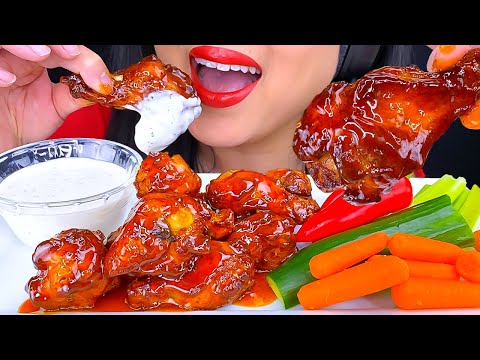 ASMR CHICKEN WINGS *EXTRA SAUCY* (SAVORY EATING SOUNDS) EATING SHOW | ASMR Phan