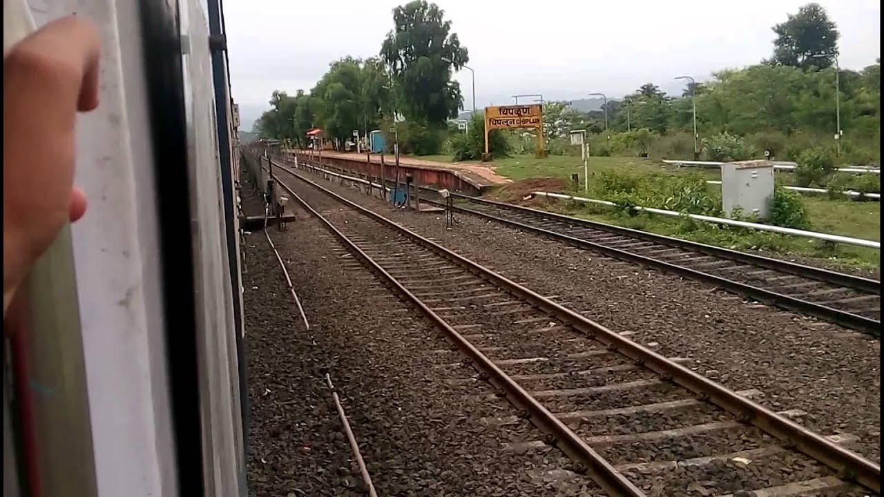 12051 - DADAR MADGAON JANSHATABDI EXPRESS ARRIVES CHIPLUN - YouTube