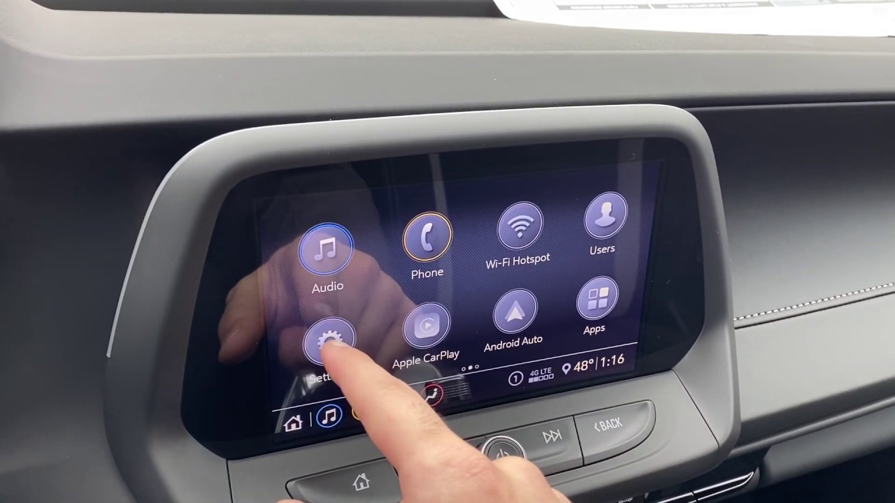 How to manage your favorite stations on your Chevy MyLink Radio - YouTube