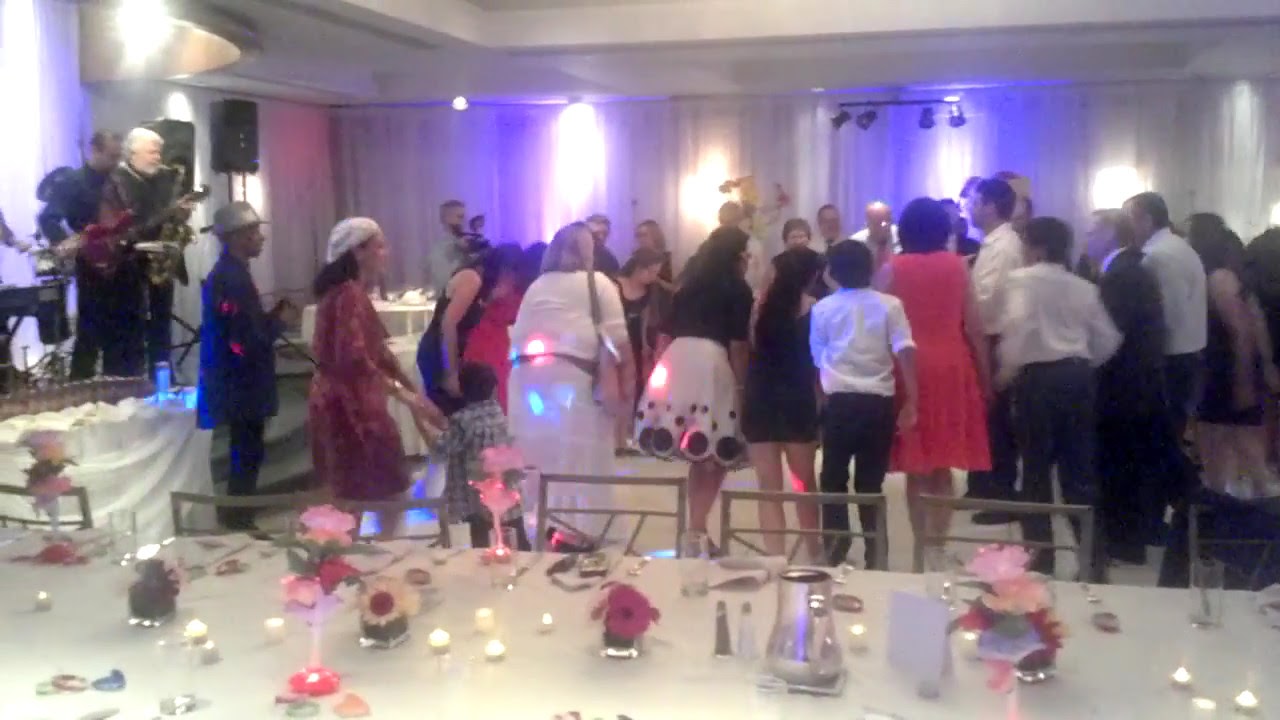 Israeli band - Yosi levy & The Sabras - Nigun Atik - Israeli folk dance ...