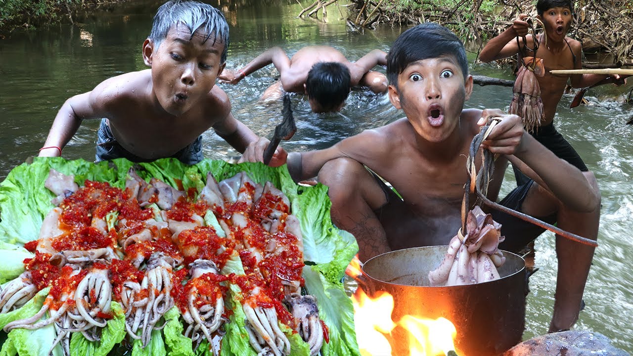 Wild Survival Skills Delicious Octopus Cooking with Primitive ...