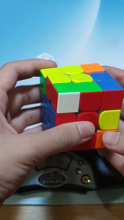 Solving a Gan cube - YouTube