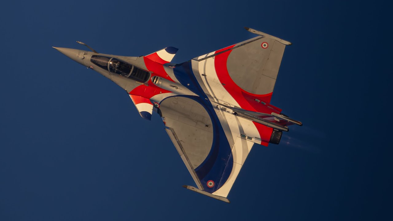 Rafale Fighter Jet Tears Through the Sky | Low Pass & Aggressive Rolls ...