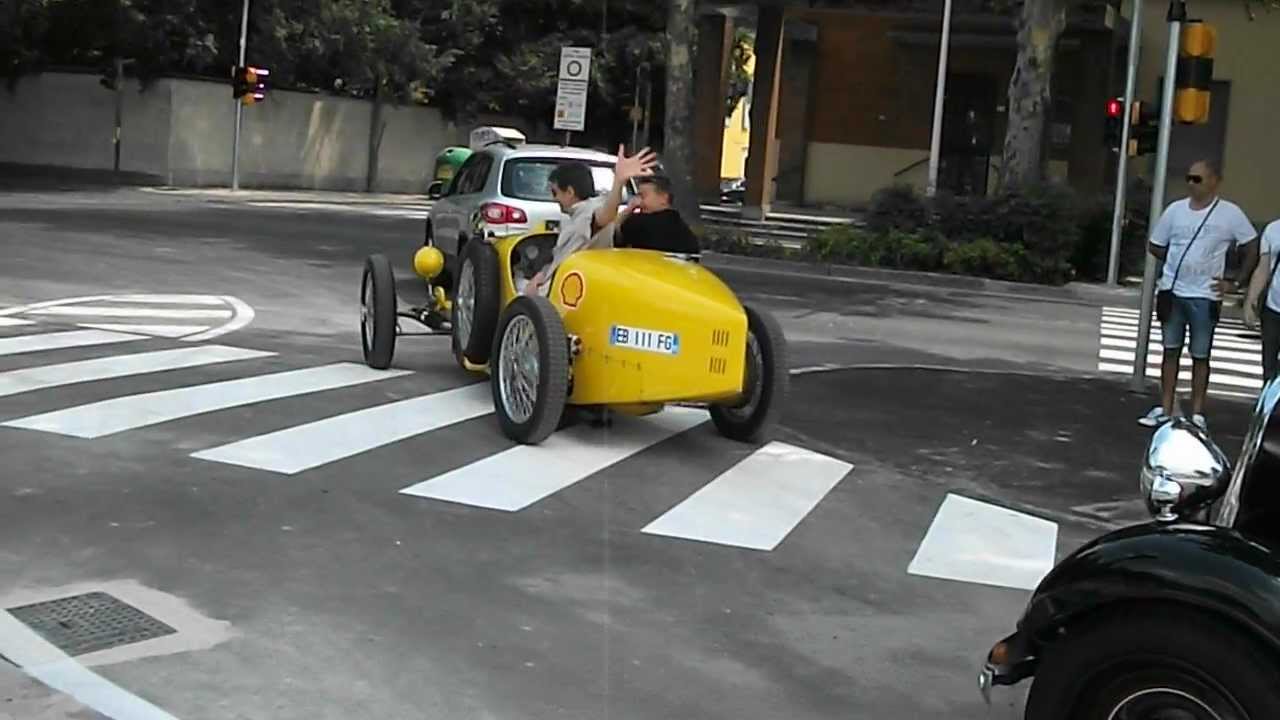 Bugatti sound!!!!! novi park modena underground parking in HD - YouTube