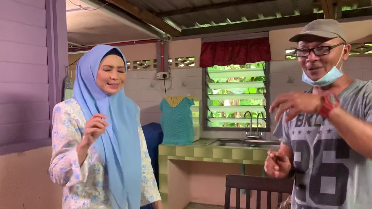 Making of Kuba guling karipap pusing - YouTube