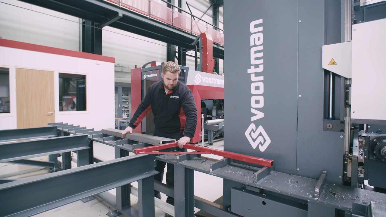 Voortman V600 | Mitre processing - YouTube