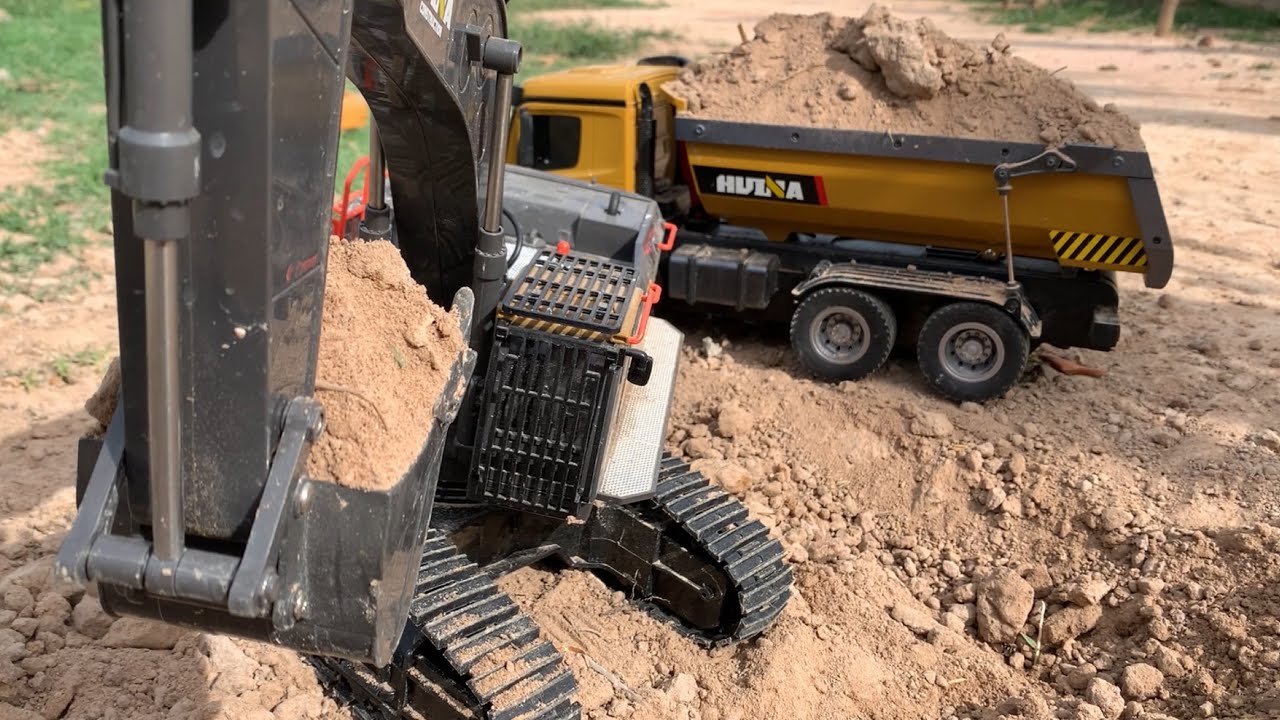 RC excavator huina 1550 ,loading truk, Bulldozer and Spider-Man - YouTube