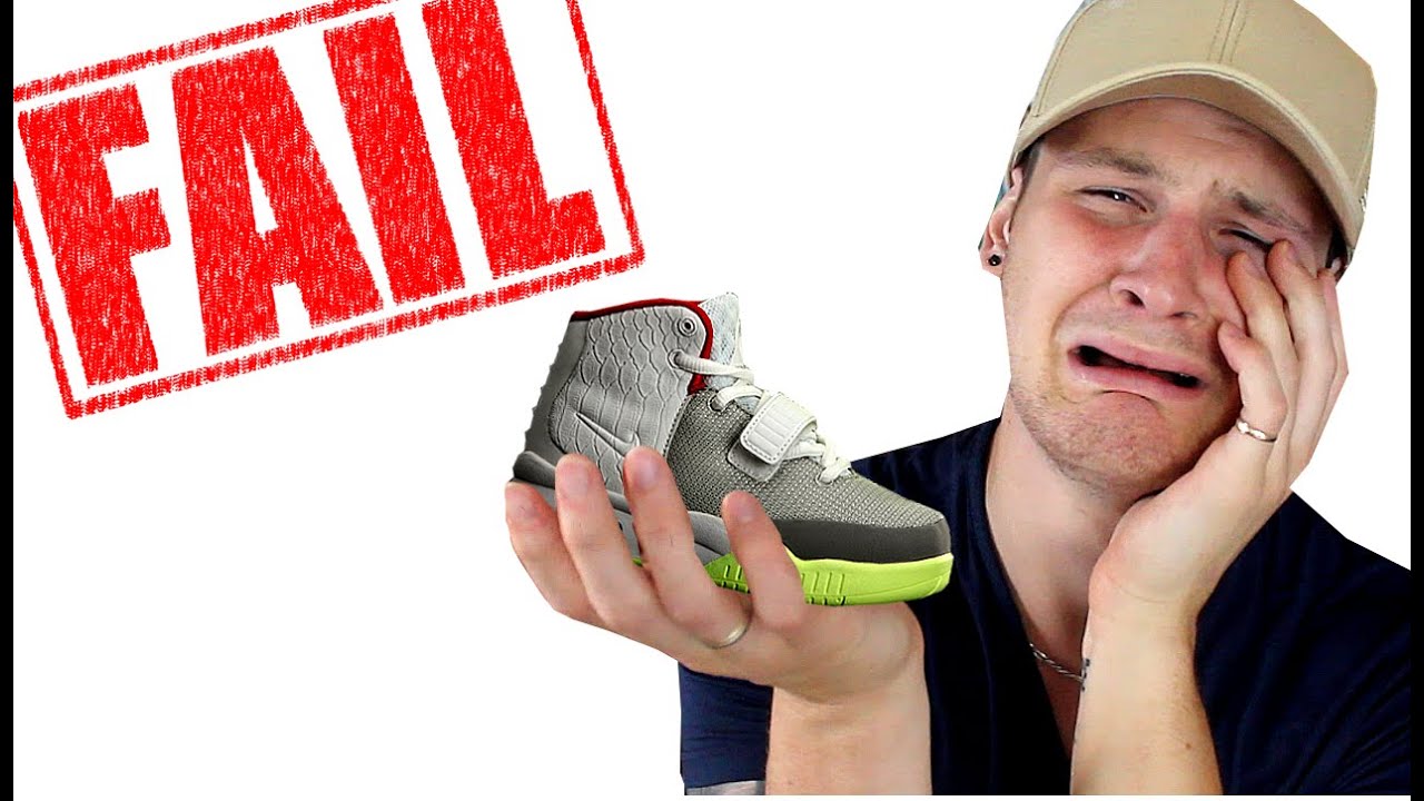 YOUTH SIZE NIKE SNEAKER FAIL. - YouTube