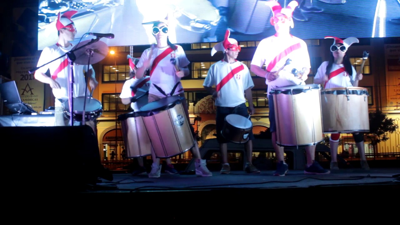 Son Batuke Percusion - La noche Nitro - La mejor batucada de Lima - YouTube