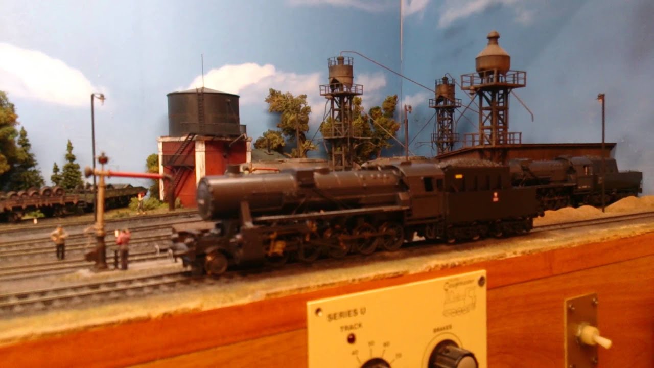 BR52 from Roco H0 with Roco K2'2'T26 tender from BR50' test - YouTube