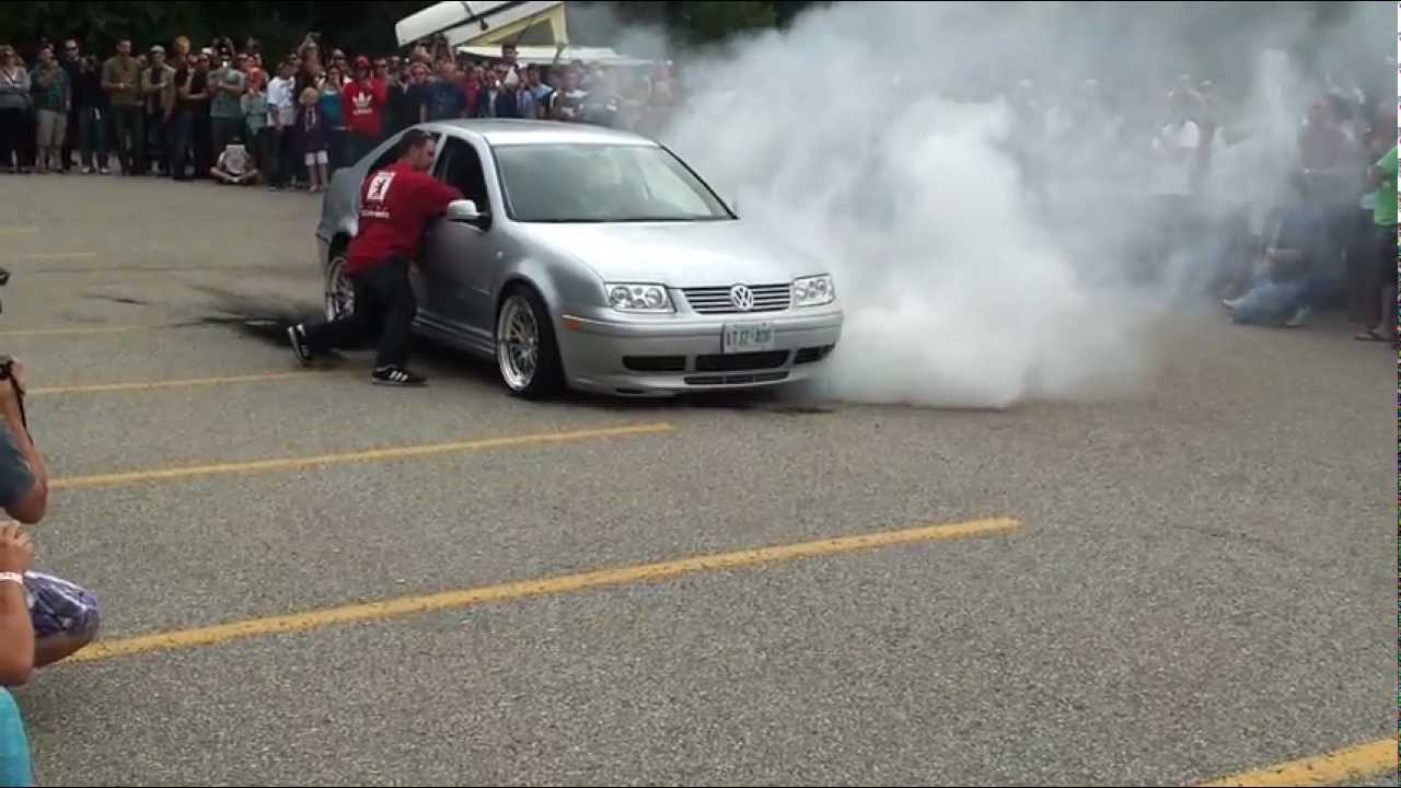 Burnout Competition Berlin Klassik 2012: MK4 Volkswagen Jetta 1.9 TDI ...