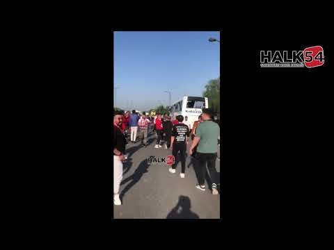 Sivas ve Kayseri taraftarı birbirine girdi! Ellerinde ne varsa saldırdılar: 8 yaralı