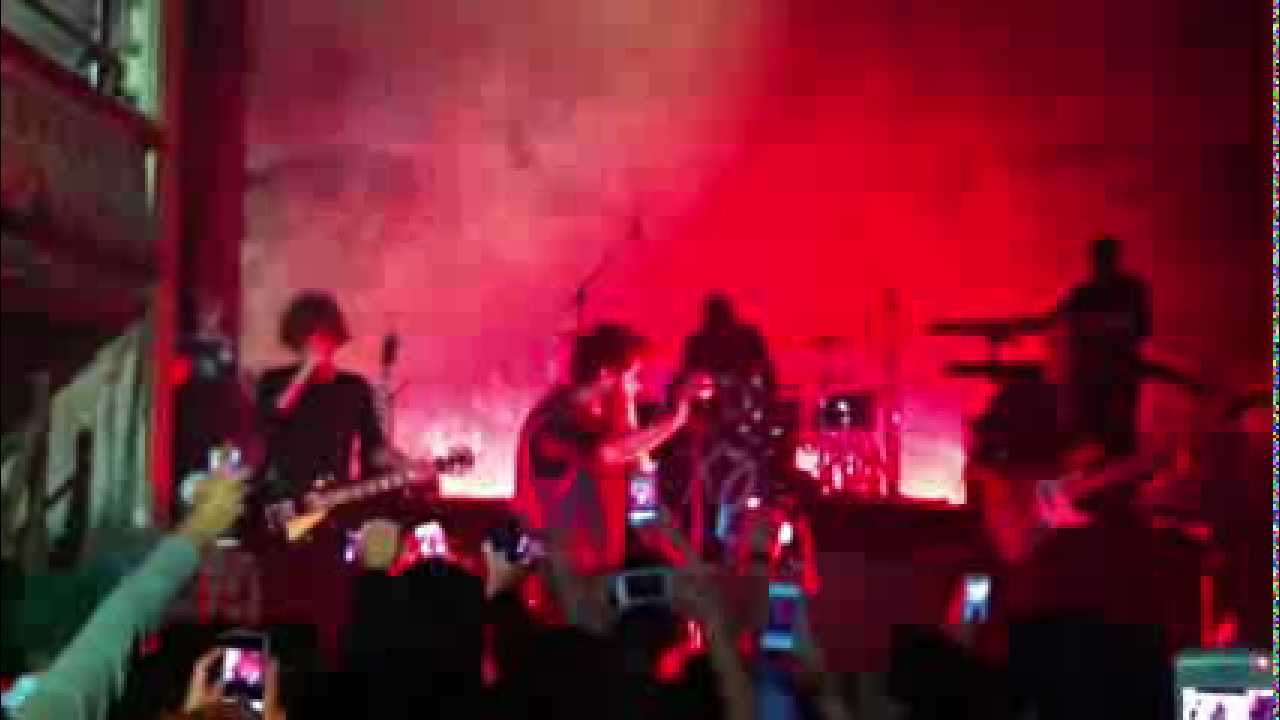 The Weeknd - D.D. (Live in London UK) - YouTube